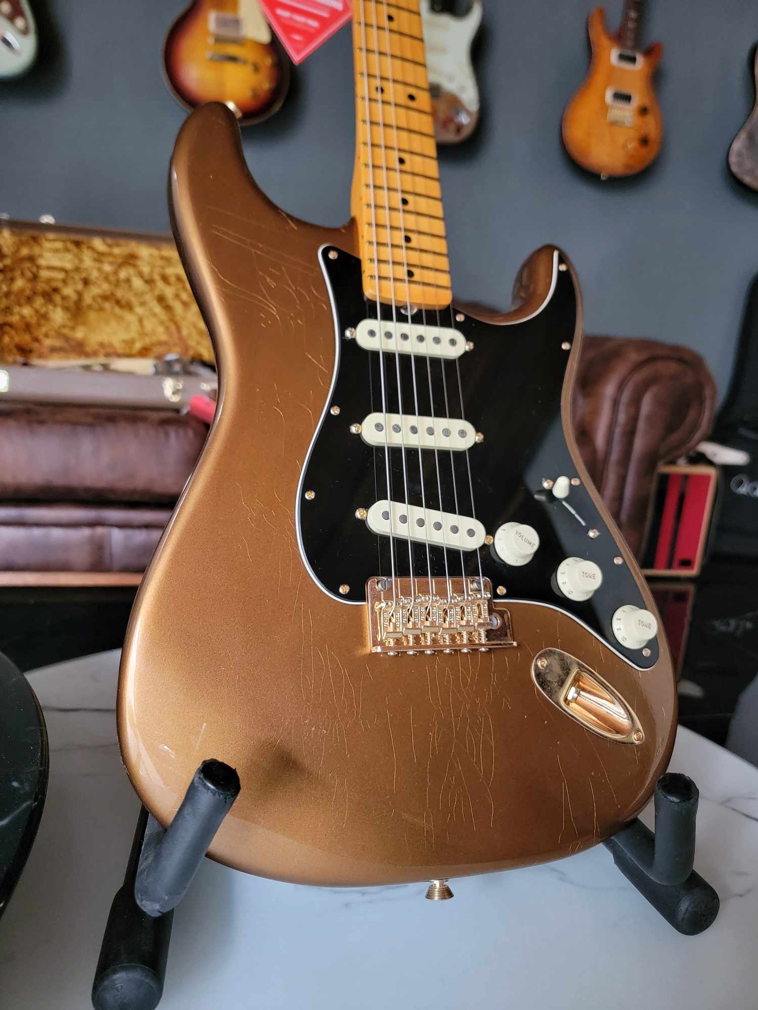 Fender Stratocaster Bruno Mars Signature 2023 - Mars Mocha - Guitars Home