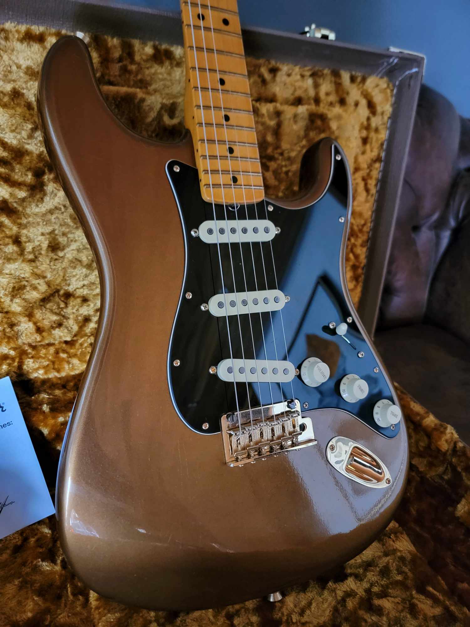 Fender Stratocaster Bruno Mars Signature 2023 - Mars Mocha - Guitars Home