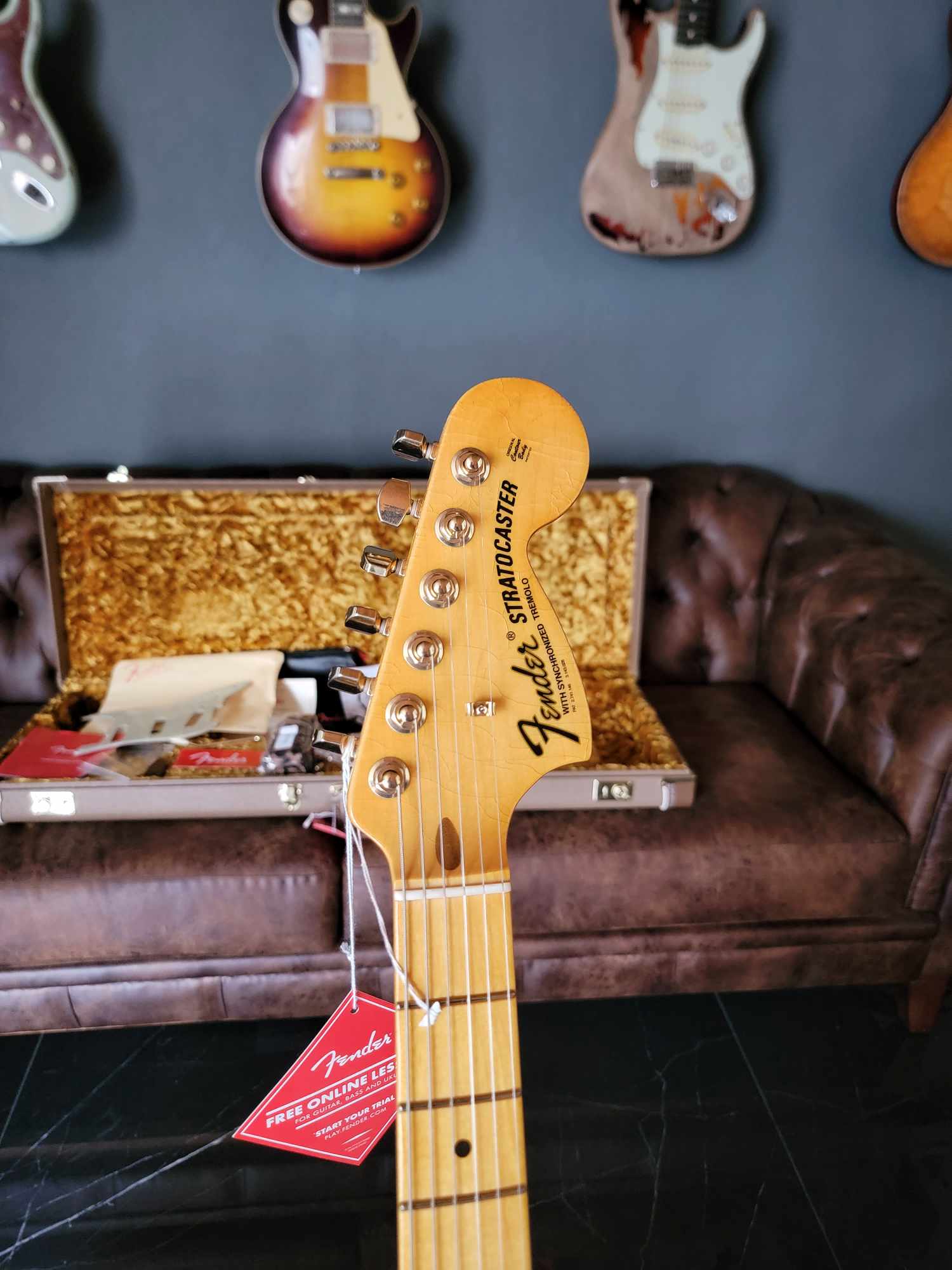 Fender Stratocaster Bruno Mars Signature 2023 - Mars Mocha - Guitars Home