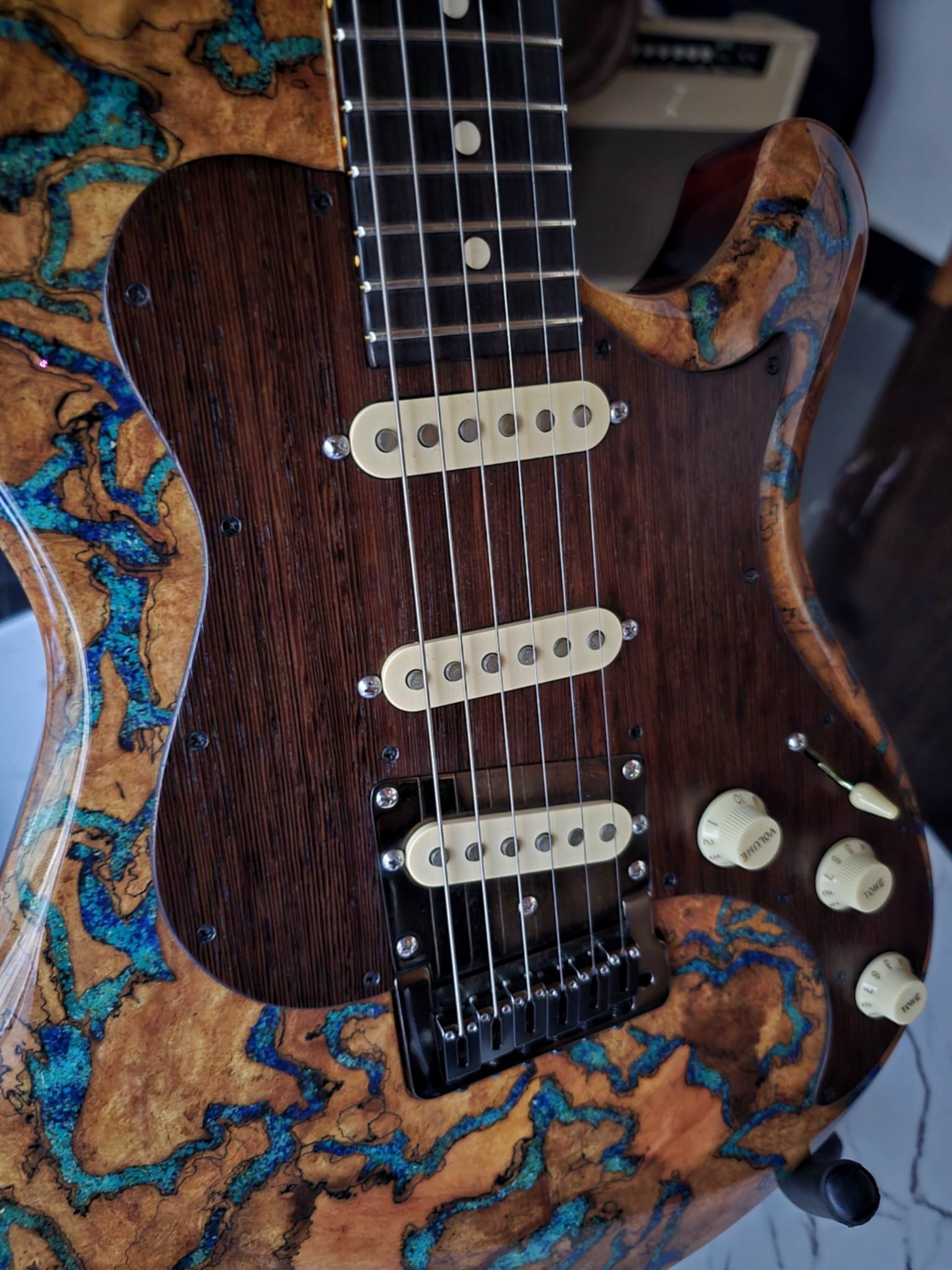 Knaggs Choptank Trem T2 Spalted Maple & Blue Lapis - Guitars Home